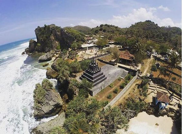 Pantai Ngobaran ! Salah Satu Pantai Yang Eksotis Di Gunung Kidul ...